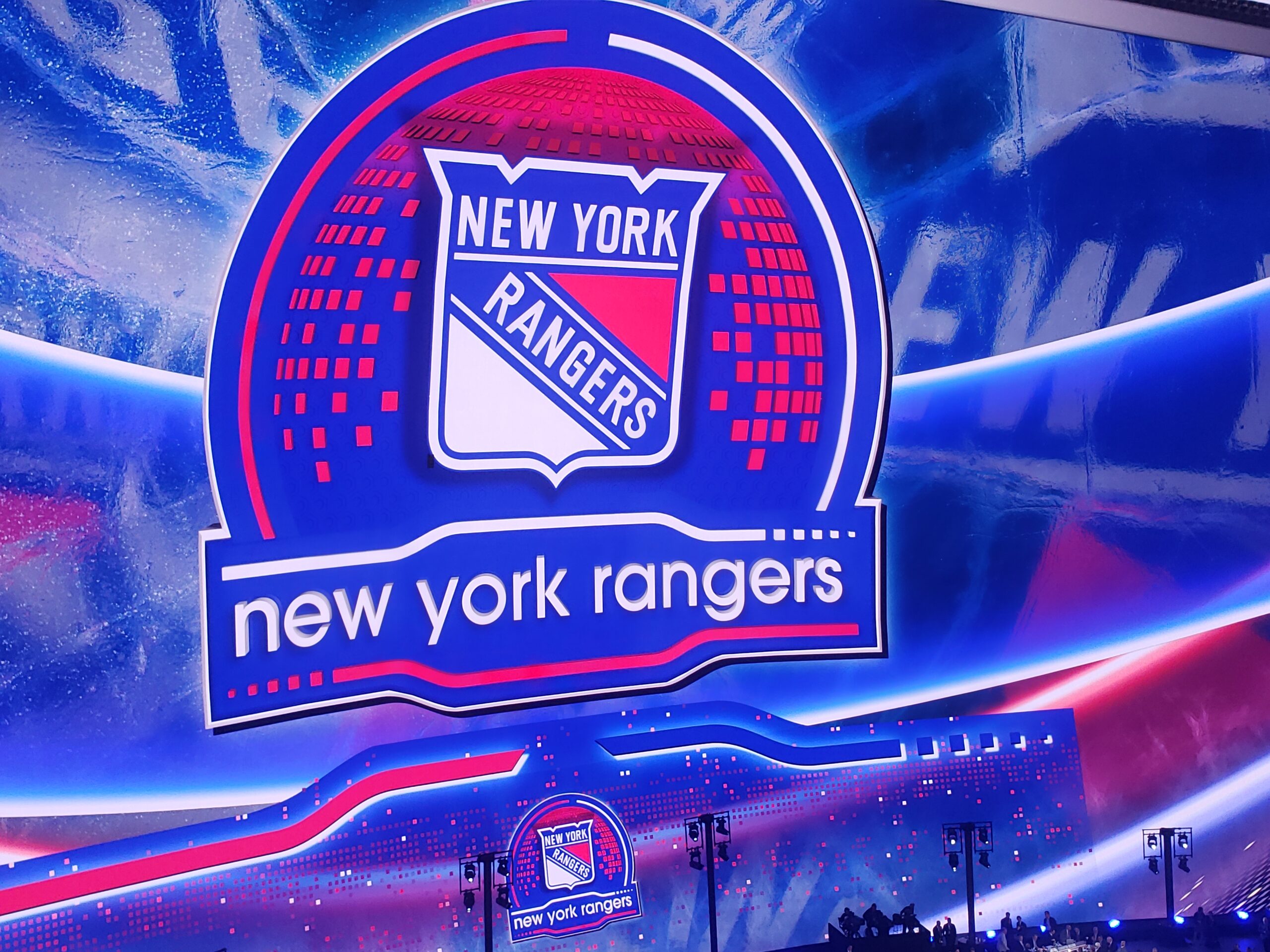 Trade up? Trade down? Keep the pick? Rangers have options at No. 5